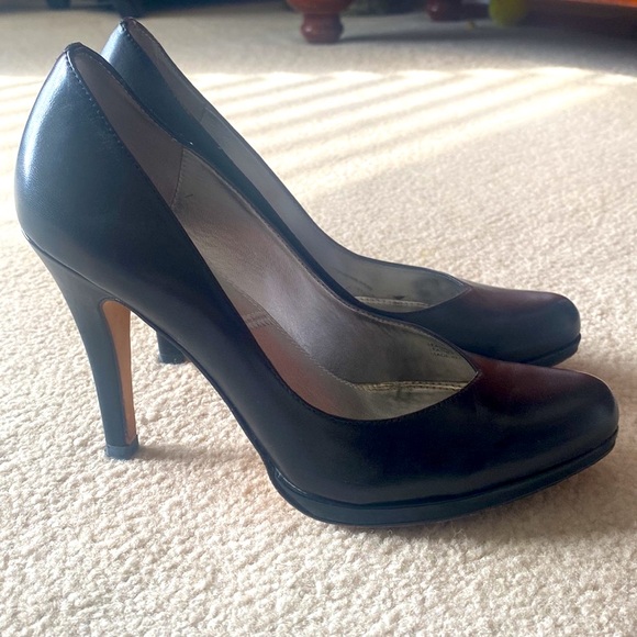 Tahari | Shoes | Tahari Classic Black Pumps | Poshmark